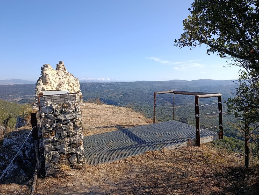 Visita el Castillo de Arreba en Arreba en el Valle de Manzanedo ...