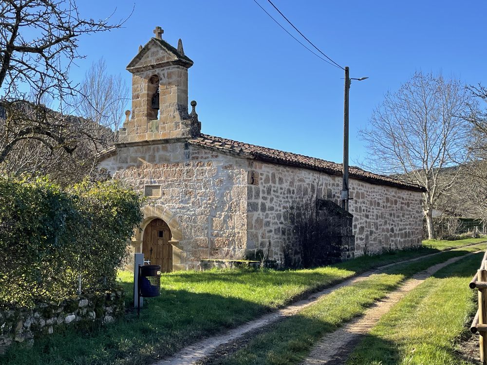 Visita la Ermita de Santa Ana de Castil de Lences en Burgos - Turismo ...